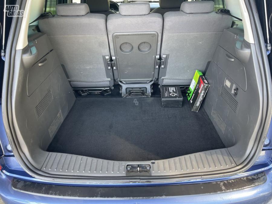 Ford C-Max 2005 Kauņa, ar dzinēja tilpumu 1.60 L un nobraukumu 196 tūkst. km par 1500 €, foto 18 vietnē AUTOMOTO.COM.LV