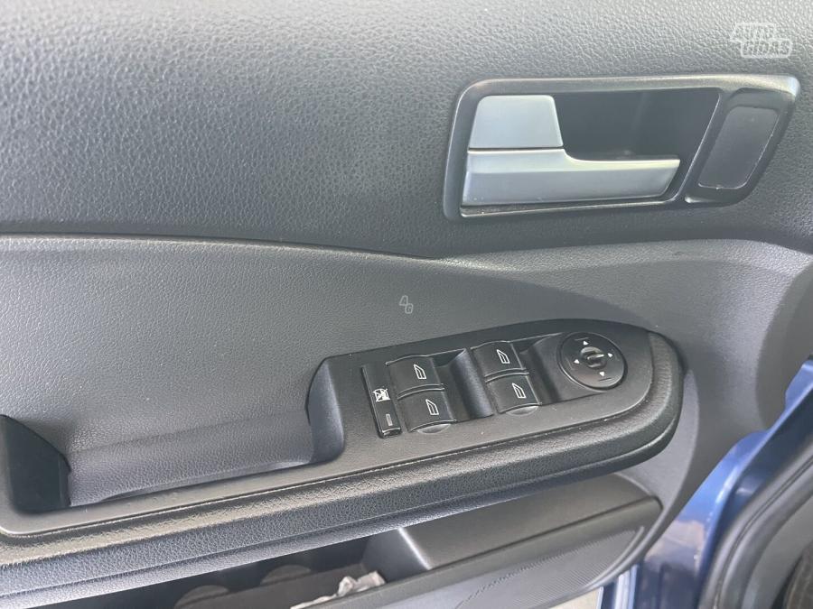Ford C-Max 2005 Kauņa, ar dzinēja tilpumu 1.60 L un nobraukumu 196 tūkst. km par 1500 €, foto 24 vietnē AUTOMOTO.COM.LV