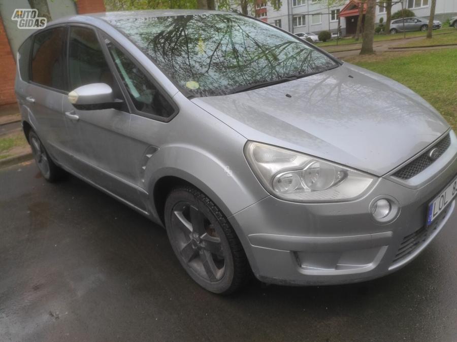 Ford C-Max 2006 Šauļi, ar dzinēja tilpumu 1.80 L un nobraukumu 230 tūkst. km par 1850 €, foto 4 vietnē AUTOMOTO.COM.LV