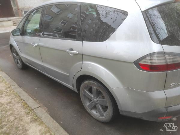 Ford C-Max 2006 Šauļi, ar dzinēja tilpumu 1.80 L un nobraukumu 230 tūkst. km par 1850 €, foto 6 vietnē AUTOMOTO.COM.LV