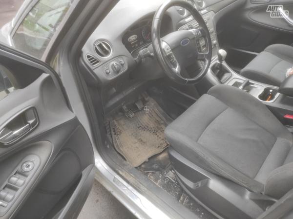 Ford C-Max 2006 Šauļi, ar dzinēja tilpumu 1.80 L un nobraukumu 230 tūkst. km par 1850 €, foto 7 vietnē AUTOMOTO.COM.LV