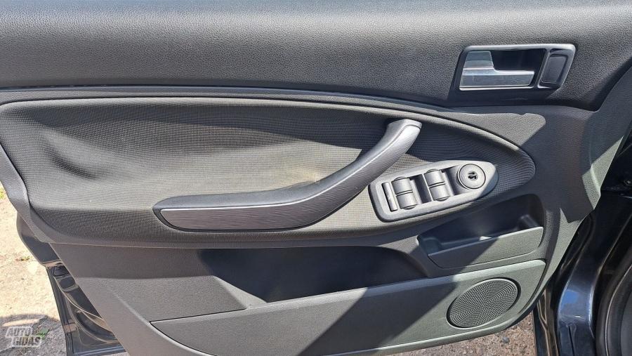 Ford C-Max 2008 Šakiai, ar dzinēja tilpumu 1.80 L un nobraukumu 210 tūkst. km par 1750 €, foto 17 vietnē AUTOMOTO.COM.LV