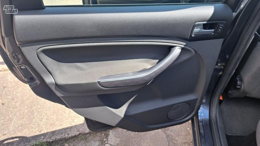 Ford C-Max 2008 Šakiai, ar dzinēja tilpumu 1.80 L un nobraukumu 210 tūkst. km par 1750 €, foto 18 vietnē AUTOMOTO.COM.LV