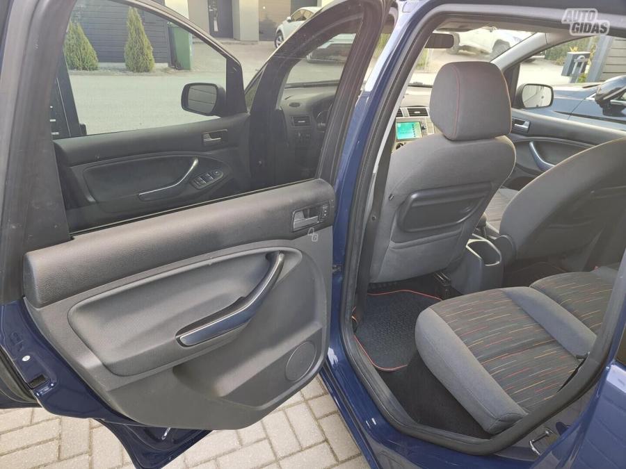 Ford C-Max 2009 Kauņa, ar dzinēja tilpumu 1.60 L un nobraukumu 227 tūkst. km par 3100 €, foto 13 vietnē AUTOMOTO.COM.LV