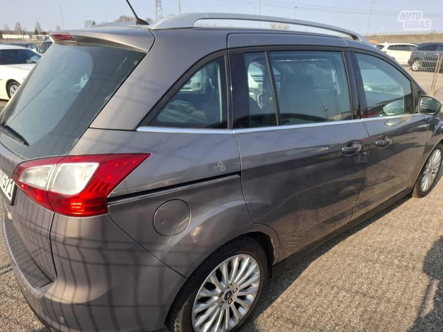 Ford C-Max 2011 in Marijampole, with an engine capacity of 2.00 L and mileage of 277 thousand km for 3900 €, photo 7 on AUTOMOTO.COM.LV