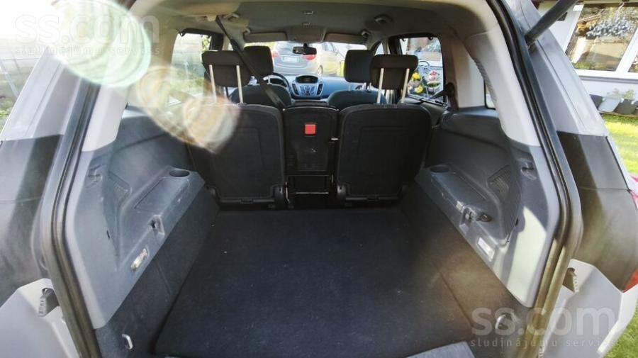 Ford C-Max 2011 in Liepaja, with an engine capacity of 2.00 L and mileage of 301 thousand km for 4200 €, photo 5 on AUTOMOTO.COM.LV