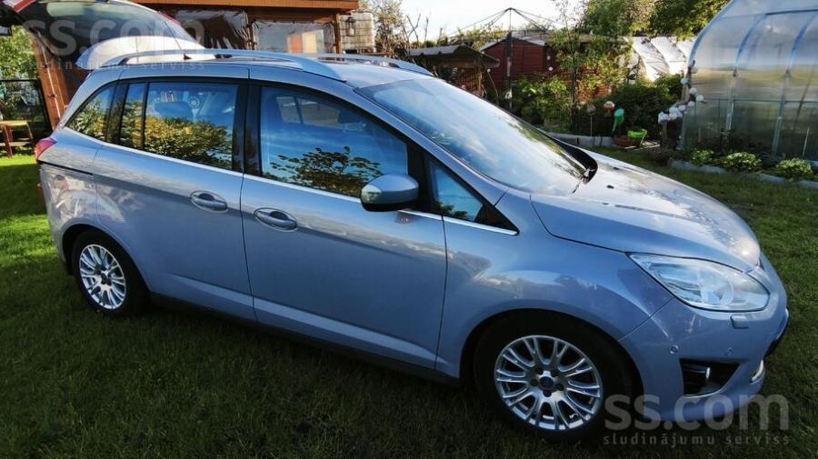 Ford C-Max 2011 in Liepaja, with an engine capacity of 2.00 L and mileage of 301 thousand km for 4200 €, photo 7 on AUTOMOTO.COM.LV