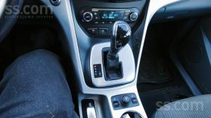 Ford C-Max 2011 in Liepaja, with an engine capacity of 2.00 L and mileage of 301 thousand km for 4200 €, photo 12 on AUTOMOTO.COM.LV