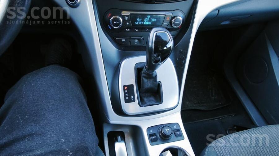 Ford C-Max 2011 in Liepaja, with an engine capacity of 2.00 L and mileage of 301 thousand km for 4200 €, photo 12 on AUTOMOTO.COM.LV