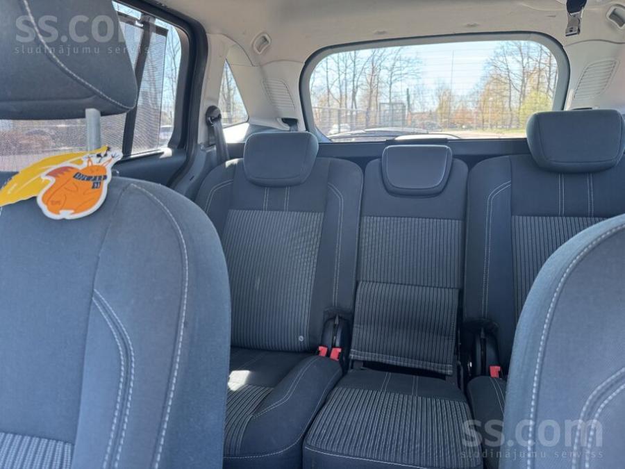Ford C-Max 2011 in Bauska, with an engine capacity of 1.60 L and mileage of 0 thousand km for 2800 €, photo 17 on AUTOMOTO.COM.LV