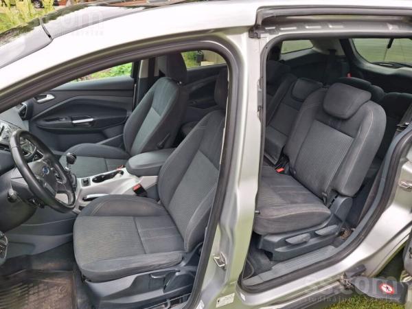 Ford C-Max 2011 Rīga, ar dzinēja tilpumu 1.60 L un nobraukumu 330 tūkst. km par 3150 €, foto 5 vietnē AUTOMOTO.COM.LV
