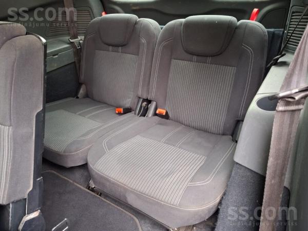 Ford C-Max 2011 Rīga, ar dzinēja tilpumu 1.60 L un nobraukumu 330 tūkst. km par 3150 €, foto 6 vietnē AUTOMOTO.COM.LV