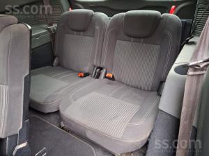 Ford C-Max 2011 Rīga, ar dzinēja tilpumu 1.60 L un nobraukumu 330 tūkst. km par 3150 €, foto 7 vietnē AUTOMOTO.COM.LV