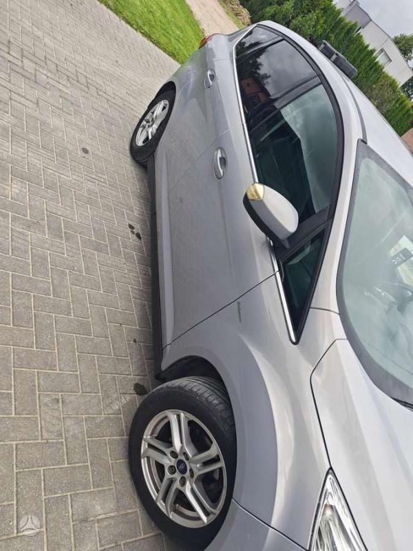 Ford C-Max 2011 in Klaipeda, with an engine capacity of 1.56 L and mileage of 298 thousand km for 3200 €, photo 3 on AUTOMOTO.COM.LV