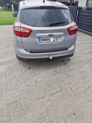 Ford C-Max 2011 in Klaipeda, with an engine capacity of 1.56 L and mileage of 298 thousand km for 3200 €, photo 5 on AUTOMOTO.COM.LV