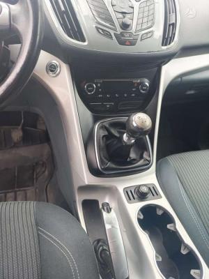 Ford C-Max 2011 in Klaipeda, with an engine capacity of 1.56 L and mileage of 298 thousand km for 3200 €, photo 6 on AUTOMOTO.COM.LV