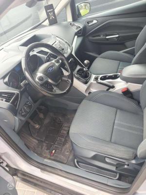 Ford C-Max 2011 in Klaipeda, with an engine capacity of 1.56 L and mileage of 298 thousand km for 3200 €, photo 8 on AUTOMOTO.COM.LV