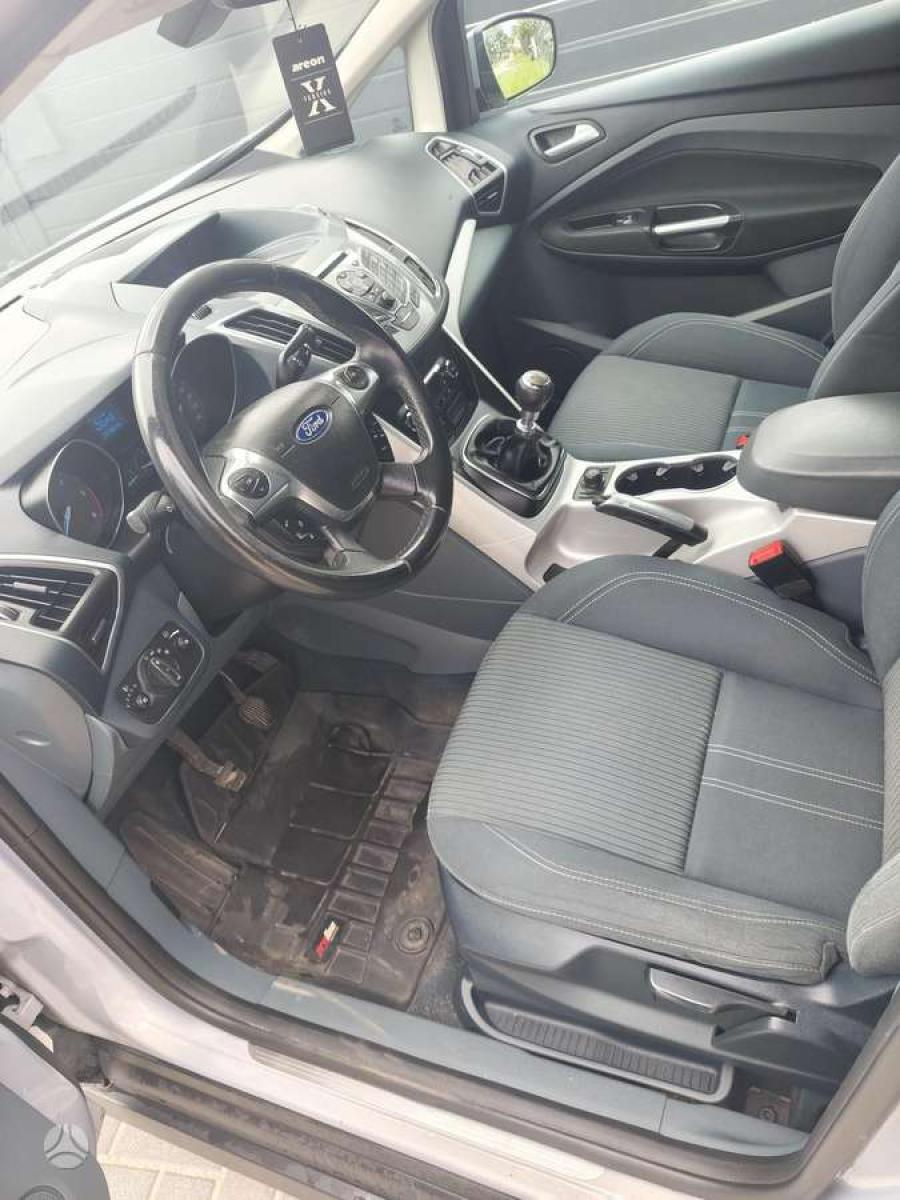 Ford C-Max 2011 in Klaipeda, with an engine capacity of 1.56 L and mileage of 298 thousand km for 3200 €, photo 8 on AUTOMOTO.COM.LV