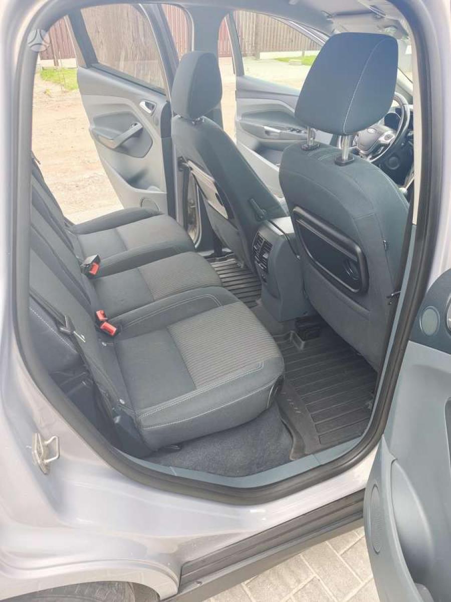 Ford C-Max 2011 in Klaipeda, with an engine capacity of 1.56 L and mileage of 298 thousand km for 3200 €, photo 10 on AUTOMOTO.COM.LV