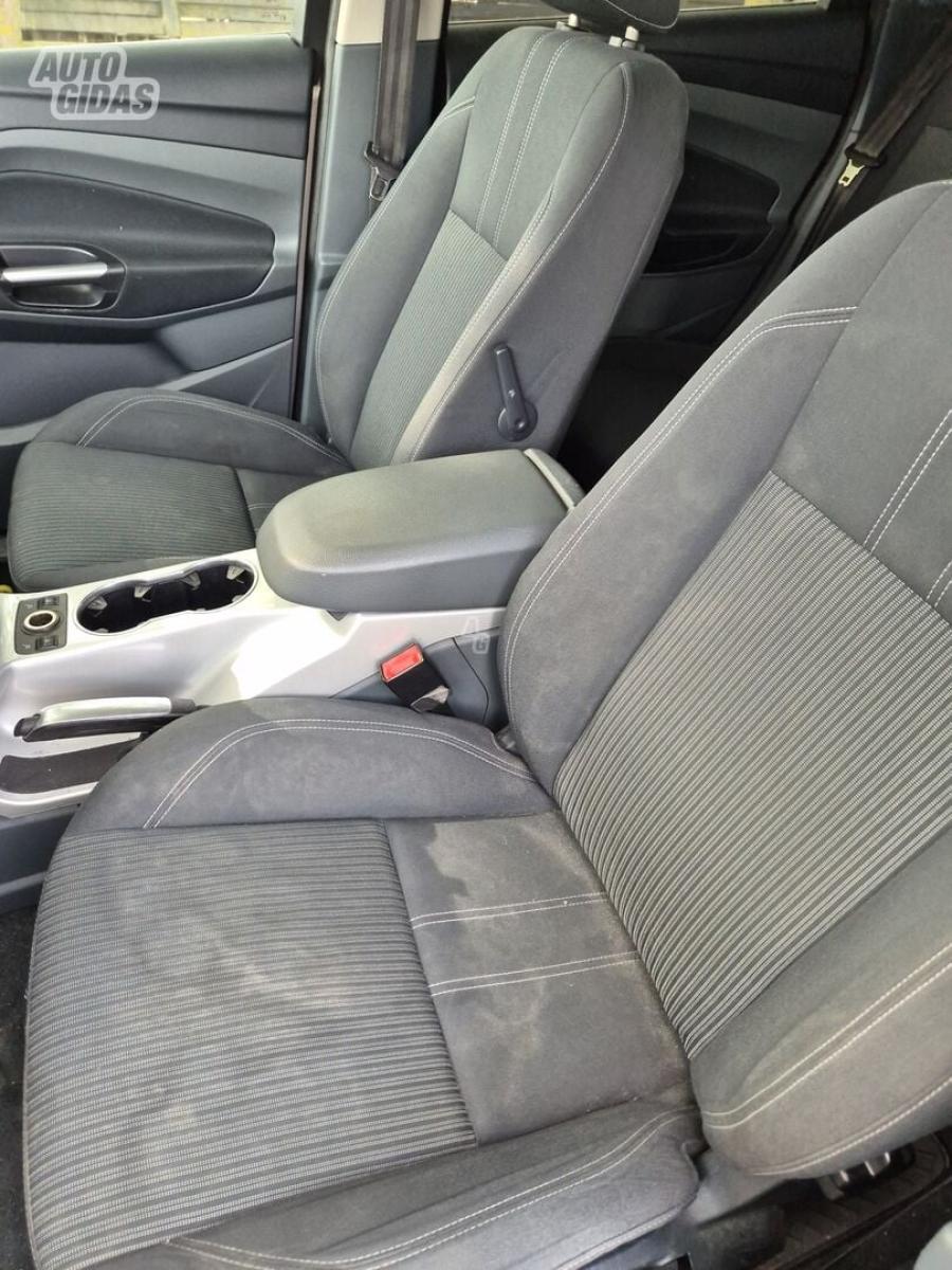 Ford C-Max 2011 in Marijampole, with an engine capacity of 1.60 L and mileage of 198 thousand km for 1750 €, photo 10 on AUTOMOTO.COM.LV