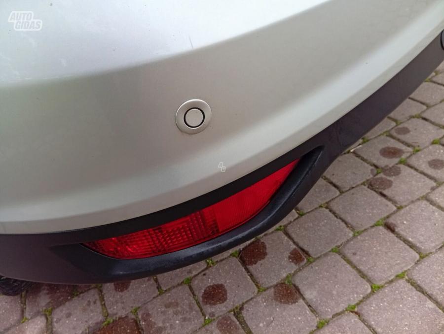 Ford C-Max 2012 in Vilnius, with an engine capacity of 1.60 L and mileage of 298 thousand km for 3450 €, photo 14 on AUTOMOTO.COM.LV