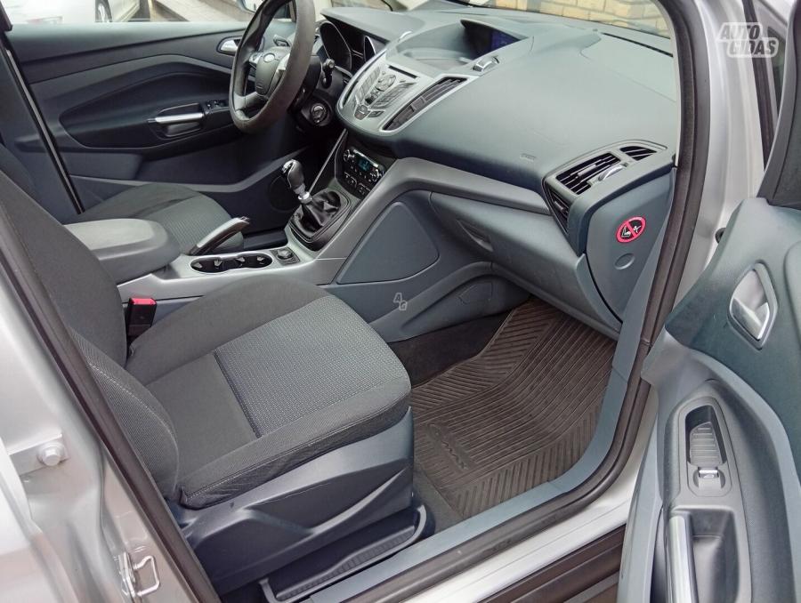 Ford C-Max 2012 in Vilnius, with an engine capacity of 1.60 L and mileage of 298 thousand km for 3450 €, photo 17 on AUTOMOTO.COM.LV