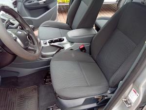 Ford C-Max 2012 in Vilnius, with an engine capacity of 1.60 L and mileage of 298 thousand km for 3450 €, photo 18 on AUTOMOTO.COM.LV