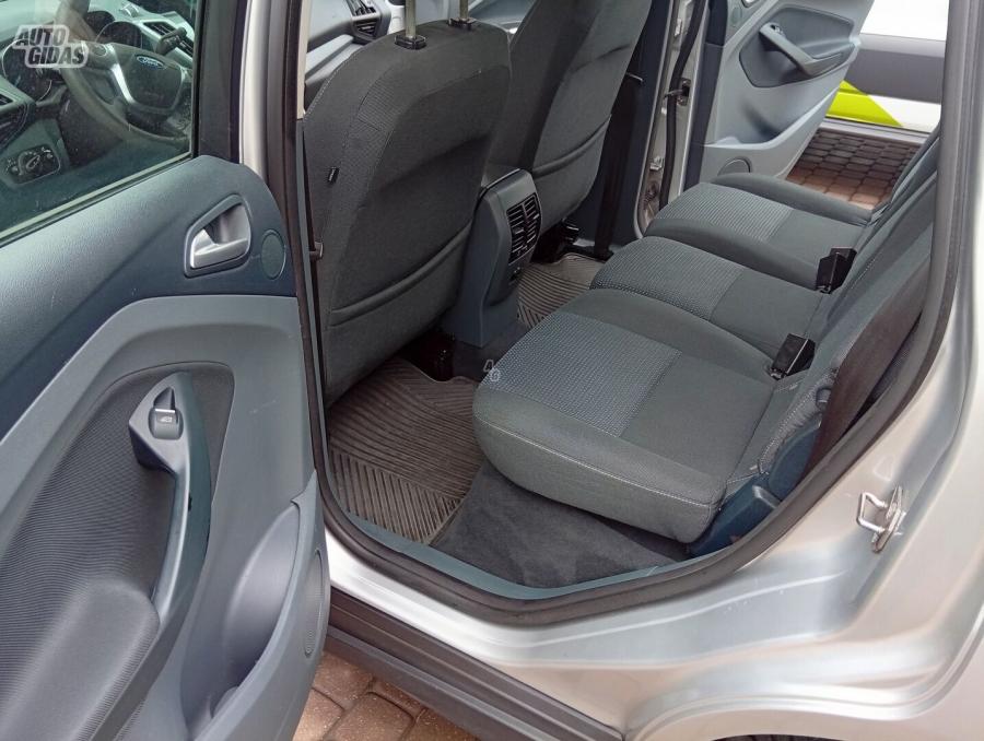 Ford C-Max 2012 in Vilnius, with an engine capacity of 1.60 L and mileage of 298 thousand km for 3450 €, photo 21 on AUTOMOTO.COM.LV