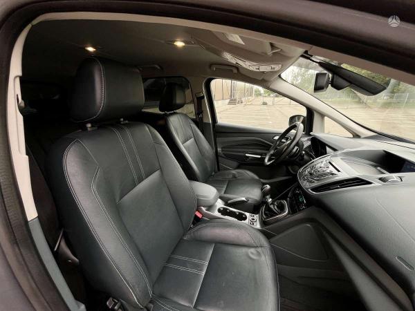 Ford C-Max 2012 in Siauliai, with an engine capacity of 1.60 L and mileage of 280 thousand km for 4400 €, photo 2 on AUTOMOTO.COM.LV