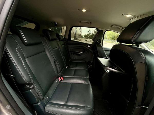 Ford C-Max 2012 in Siauliai, with an engine capacity of 1.60 L and mileage of 280 thousand km for 4400 €, photo 3 on AUTOMOTO.COM.LV