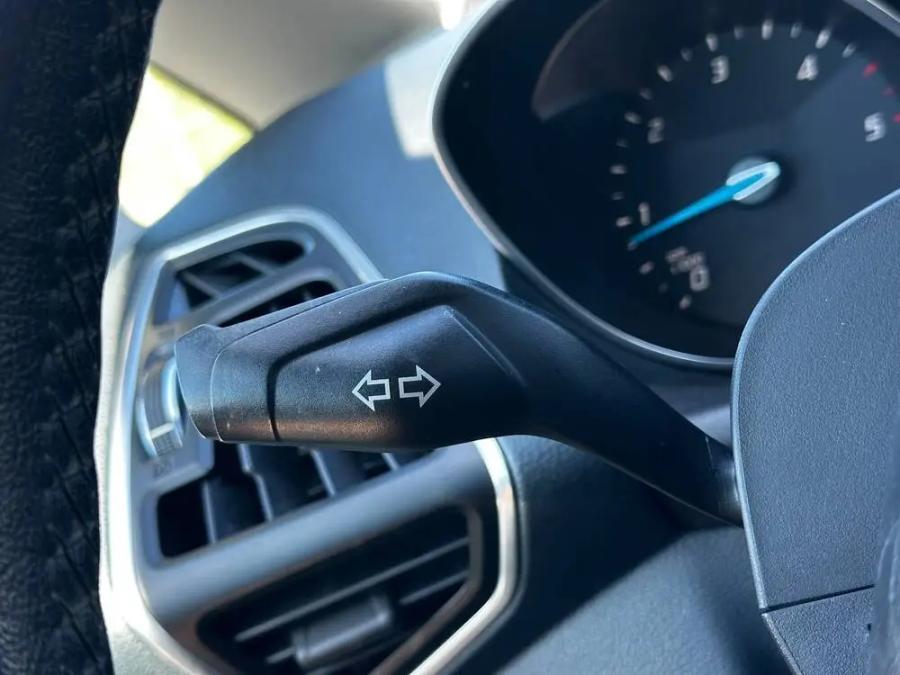 Ford C-Max 2013 in Jelgava, with an engine capacity of 1.60 L and mileage of 327 thousand km for 4690 €, photo 28 on AUTOMOTO.COM.LV