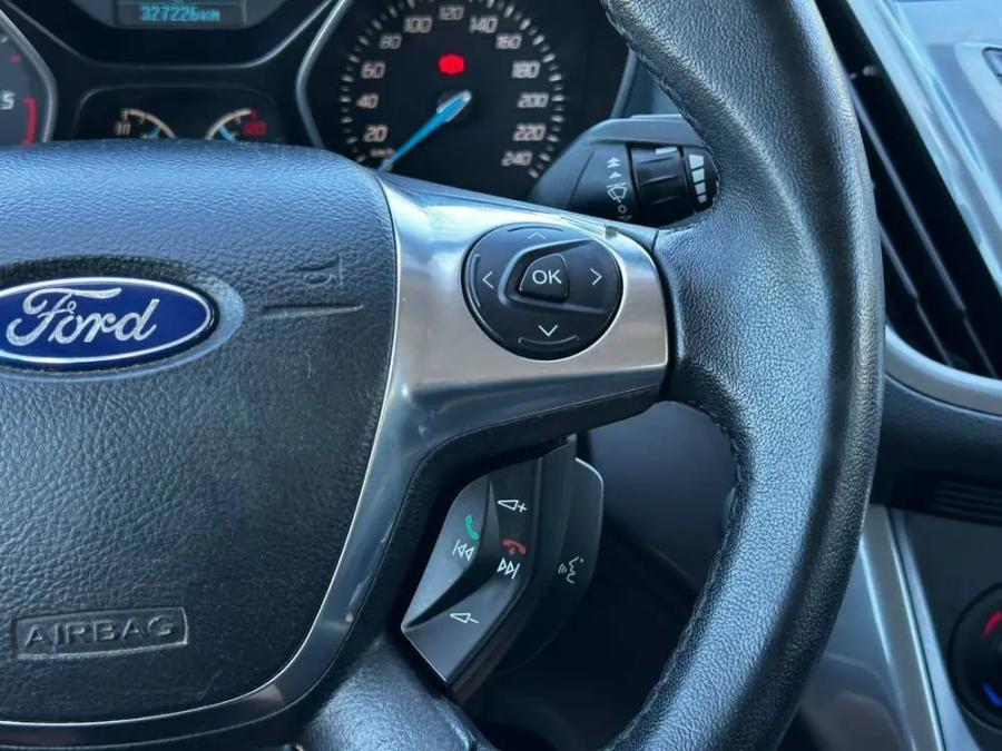 Ford C-Max 2013 in Jelgava, with an engine capacity of 1.60 L and mileage of 327 thousand km for 4690 €, photo 30 on AUTOMOTO.COM.LV
