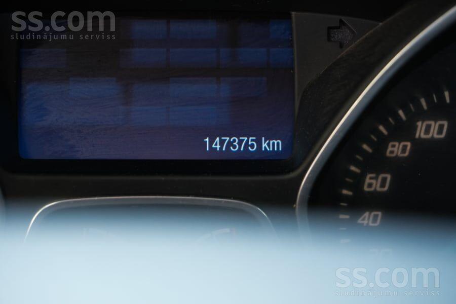 Ford C-Max 2014 in Riga, with an engine capacity of 2.00 L and mileage of 140 thousand km for 6990 €, photo 6 on AUTOMOTO.COM.LV