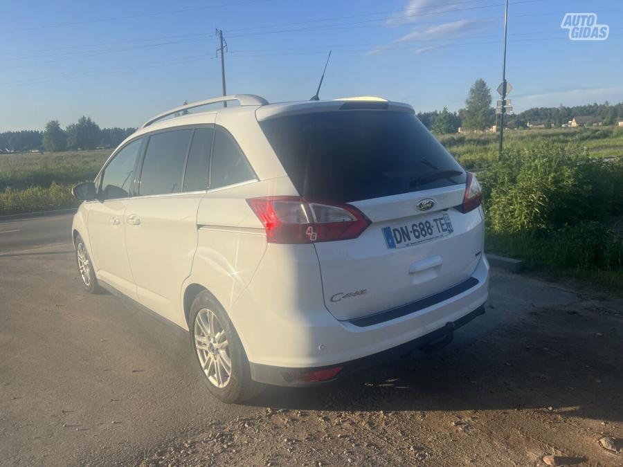 Ford C-Max 2015 in Taurage, with an engine capacity of 1.10 L and mileage of 174 thousand km for 5450 €, photo 6 on AUTOMOTO.COM.LV