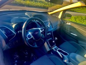 Ford C-Max 2015 in Taurage, with an engine capacity of 1.10 L and mileage of 174 thousand km for 5450 €, photo 12 on AUTOMOTO.COM.LV