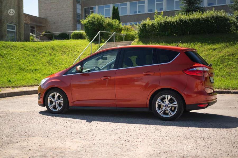Orange Ford C-Max 2011 in Vilnius, with an engine capacity of 1.60 L and mileage of 307 thousand km for 1700 €, photo 4 on AUTOMOTO.COM.LV