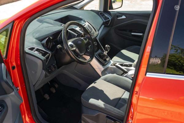 Orange Ford C-Max 2011 in Vilnius, with an engine capacity of 1.60 L and mileage of 307 thousand km for 1700 €, photo 4 on AUTOMOTO.COM.LV