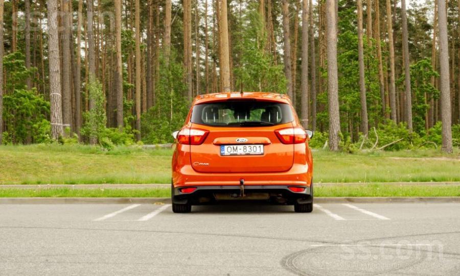 Orange Ford C-Max 2012 in Riga, with an engine capacity of 2.00 L and mileage of 289 thousand km for 4490 €, photo 7 on AUTOMOTO.COM.LV