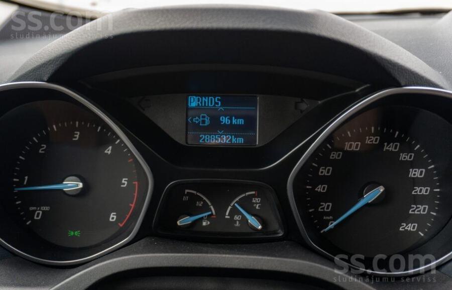 Orange Ford C-Max 2012 in Riga, with an engine capacity of 2.00 L and mileage of 289 thousand km for 4490 €, photo 20 on AUTOMOTO.COM.LV