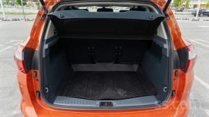 Orange Ford C-Max 2012 in Riga, with an engine capacity of 2.00 L and mileage of 289 thousand km for 4490 €, photo 31 on AUTOMOTO.COM.LV