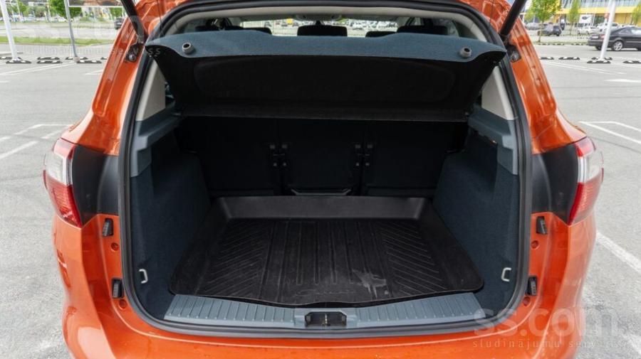 Orange Ford C-Max 2012 in Riga, with an engine capacity of 2.00 L and mileage of 289 thousand km for 4490 €, photo 31 on AUTOMOTO.COM.LV
