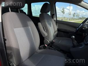 Sarkans Ford C-Max 2007 Liepāja, ar dzinēja tilpumu 1.60 L un nobraukumu 235 tūkst. km par 2900 €, foto 15 vietnē AUTOMOTO.COM.LV