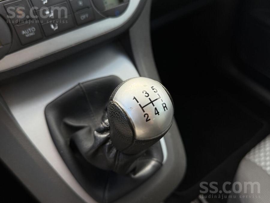 Sarkans Ford C-Max 2007 Liepāja, ar dzinēja tilpumu 1.60 L un nobraukumu 235 tūkst. km par 2900 €, foto 23 vietnē AUTOMOTO.COM.LV
