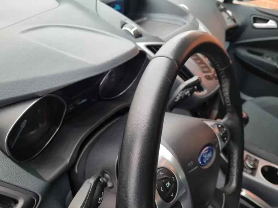 Sarkans Ford C-Max 2013 Jēkabpils, ar dzinēja tilpumu 1.60 L un nobraukumu 274 tūkst. km par 4950 €, foto 19 vietnē AUTOMOTO.COM.LV