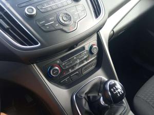 Sarkans Ford C-Max 2017 Marijampole, ar dzinēja tilpumu 1.00 L un nobraukumu 107 tūkst. km par 3850 €, foto 12 vietnē AUTOMOTO.COM.LV
