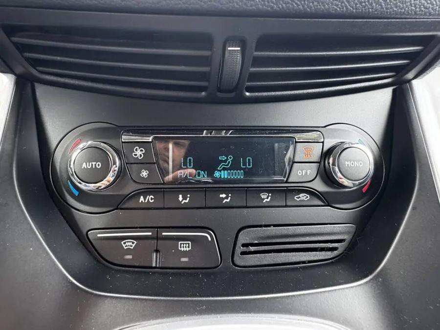 Sarkans Ford C-Max 2011 Daugavpils, ar dzinēja tilpumu 2.00 L un nobraukumu 228 tūkst. km par 4950 €, foto 15 vietnē AUTOMOTO.COM.LV