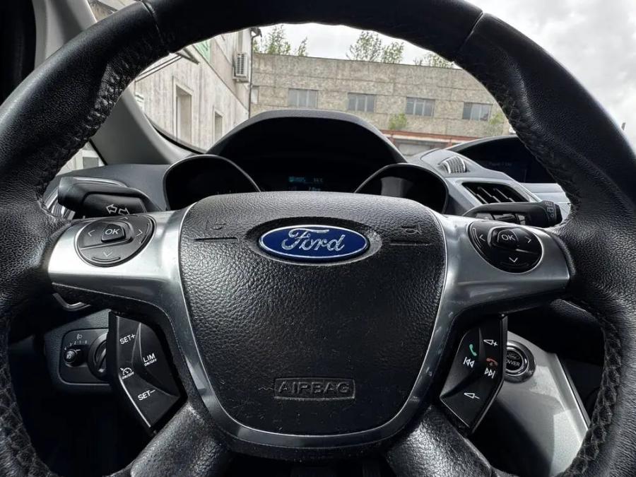 Sarkans Ford C-Max 2011 Daugavpils, ar dzinēja tilpumu 2.00 L un nobraukumu 228 tūkst. km par 4950 €, foto 20 vietnē AUTOMOTO.COM.LV