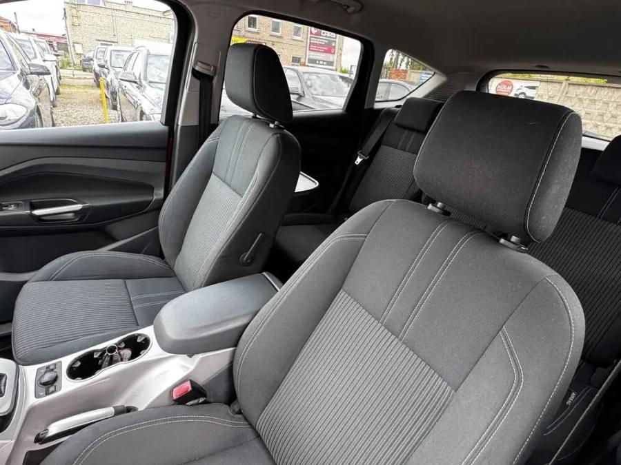 Sarkans Ford C-Max 2011 Daugavpils, ar dzinēja tilpumu 2.00 L un nobraukumu 228 tūkst. km par 4950 €, foto 22 vietnē AUTOMOTO.COM.LV