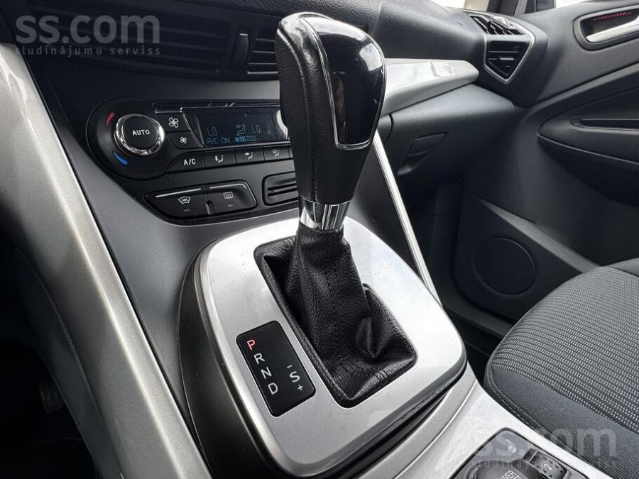 Sarkans Ford C-Max 2011 Daugavpils, ar dzinēja tilpumu 2.00 L un nobraukumu 0 tūkst. km par 4950 €, foto 16 vietnē AUTOMOTO.COM.LV