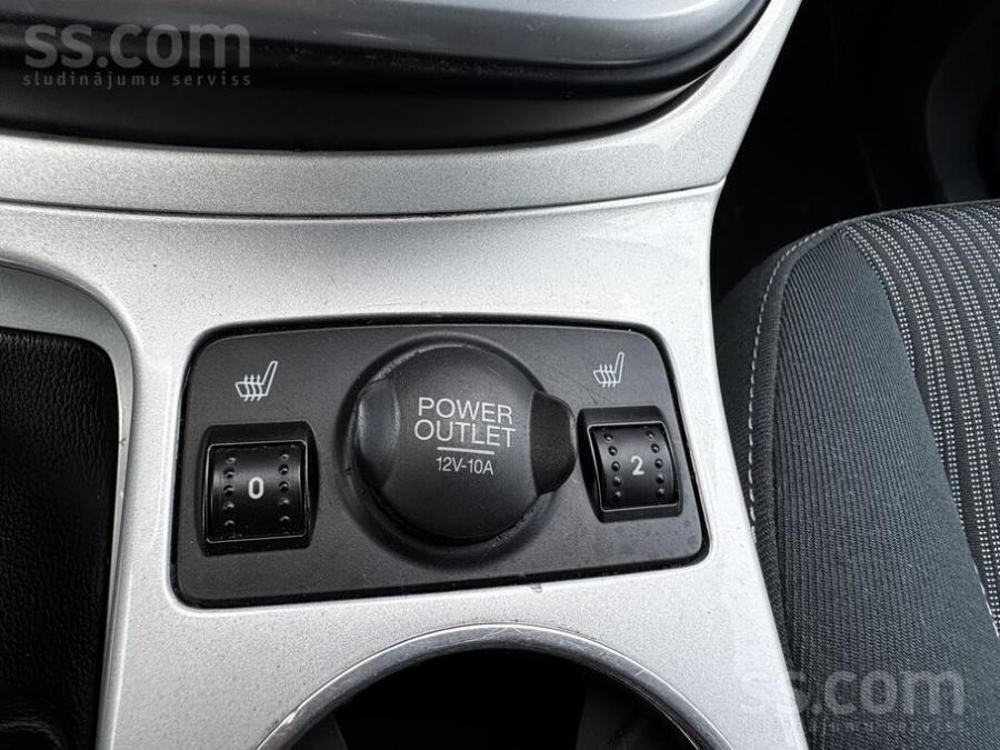 Sarkans Ford C-Max 2011 Daugavpils, ar dzinēja tilpumu 2.00 L un nobraukumu 0 tūkst. km par 4950 €, foto 18 vietnē AUTOMOTO.COM.LV